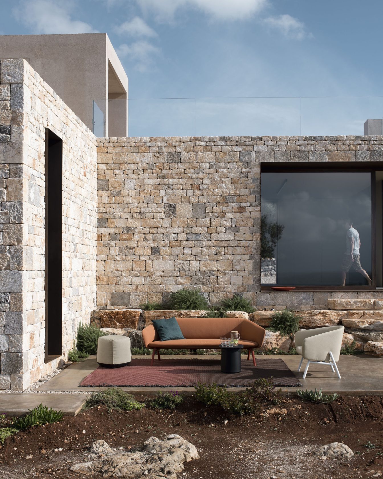 Tuile — Seatings collection with an arched shape