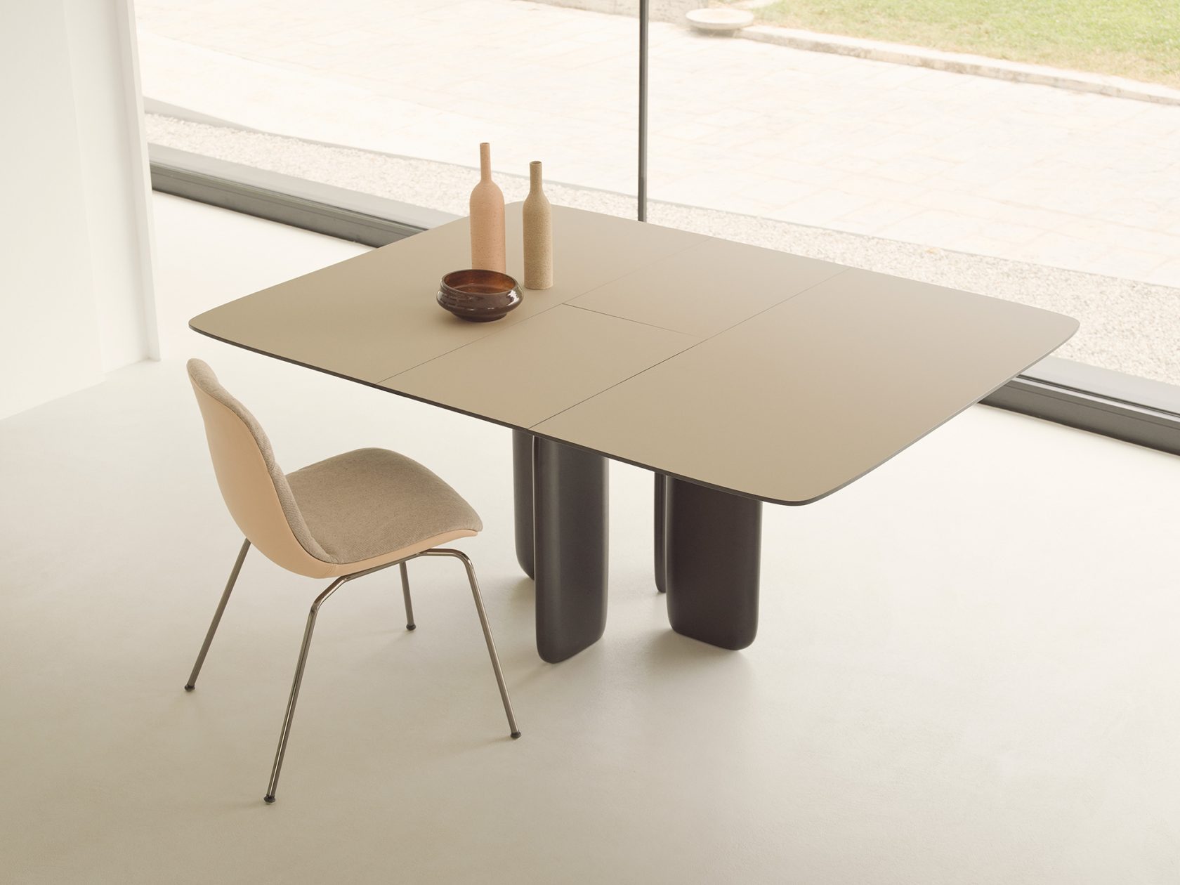 Pala by Kristalia — Extendible and fixed dining table