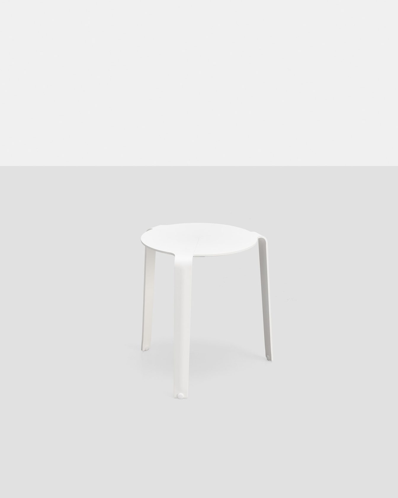 Palette by Kristalia — Aluminum three-legged table