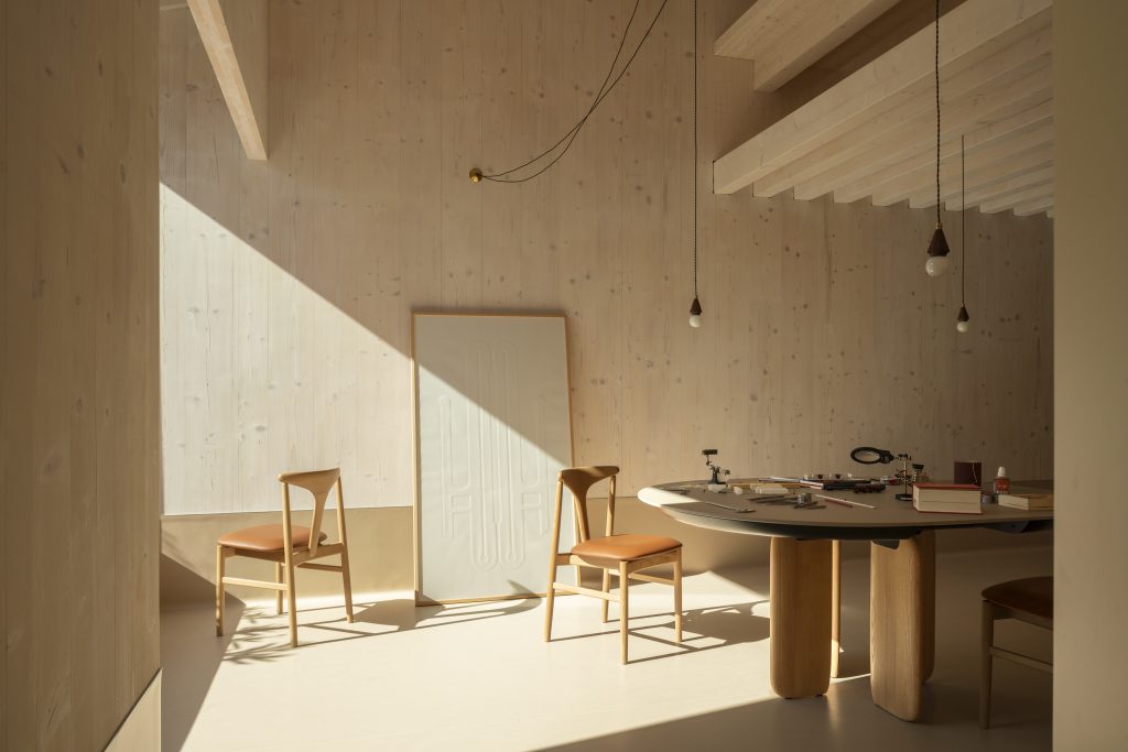 Pala by Kristalia — Extendible and fixed dining table