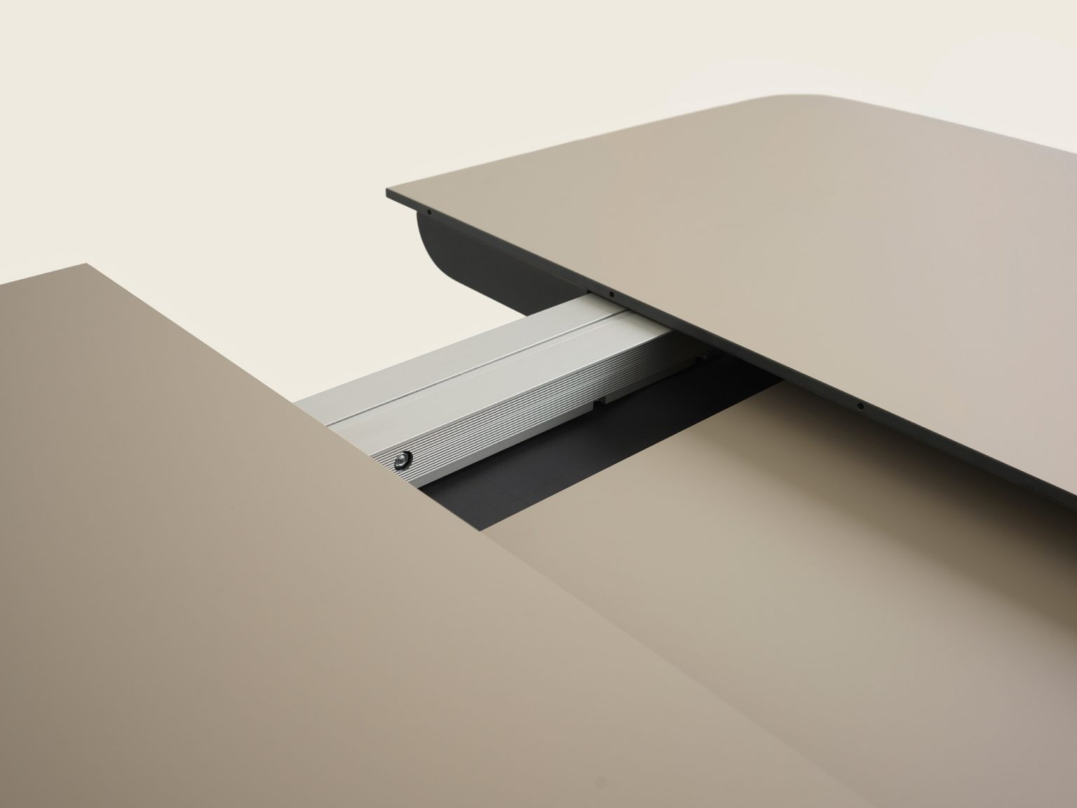 Pala by Kristalia — Extendible and fixed dining table